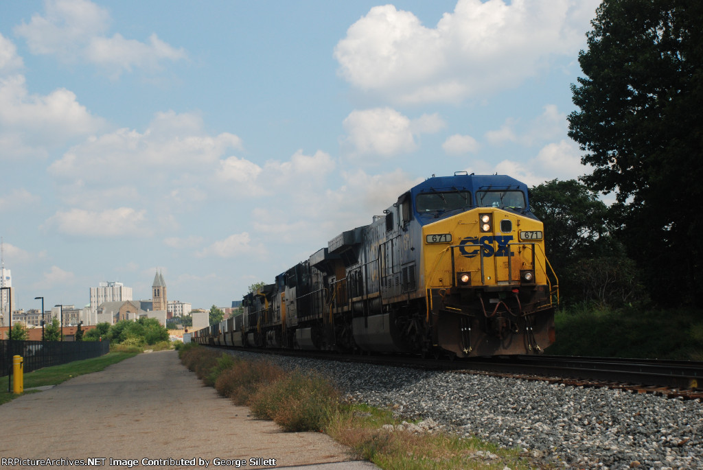 CSX 671 heads west with another intermodel.